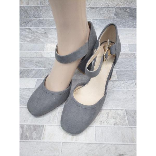 管理番号： 140425000731120240513ベースS41/辻付属品： 無<br>全体的に薄汚れあり。<br>ヒール部分にキズあり。<br>ストラップ部分に剥がれあり。素材： スエード系/ラバーソ...