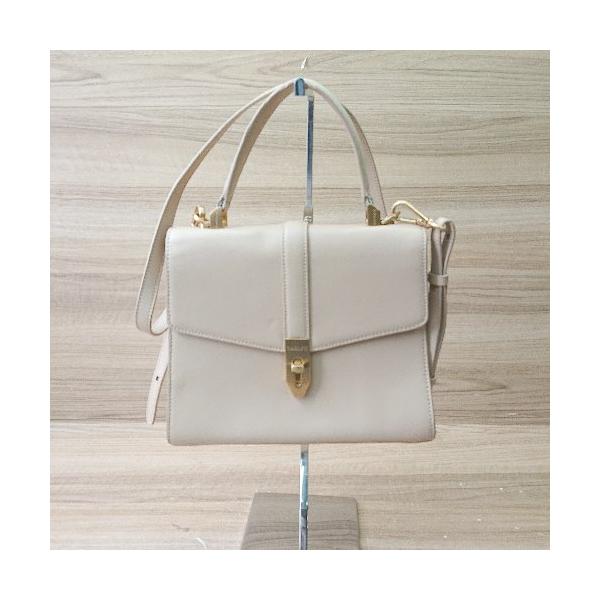 管理番号： 140514000080120240614ベースB/AC付属品： 無<br>持ち手部分にレザー?がれあり素材： レザー系色： ベージュサイズ： 0梱包サイズ： 通常付属品： 無<br>持ち手部分にレザー?...