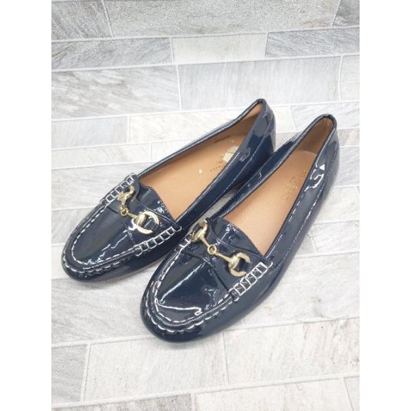 管理番号： 140529000739220240612ベースS/大付属品： 無<br>内側の表面に剥がれあり。素材： エナメル系/ラバーソール色： ネイビーサイズ： サイズ36梱包サイズ： 通常付属品： 無<br>内...