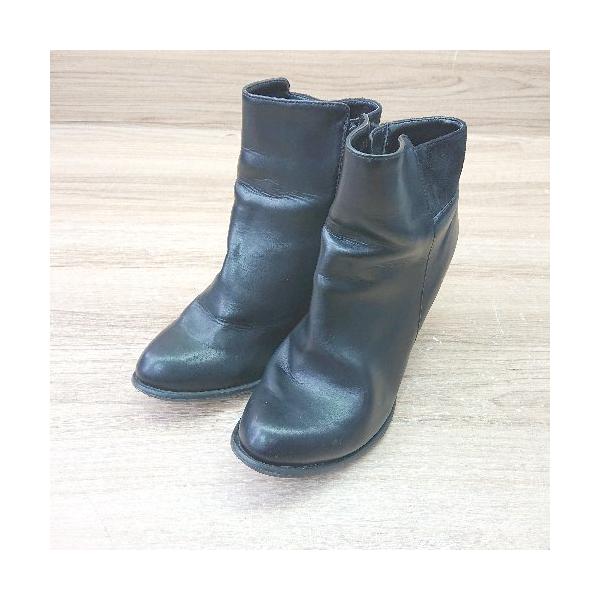 管理番号： 140605009974920240618ベースS/S付属品： 無素材： レザ−系/ラバー系ソール色： ブラック系サイズ： サイズ23.5梱包サイズ： 通常付属品： 無採寸サイズ： 通常