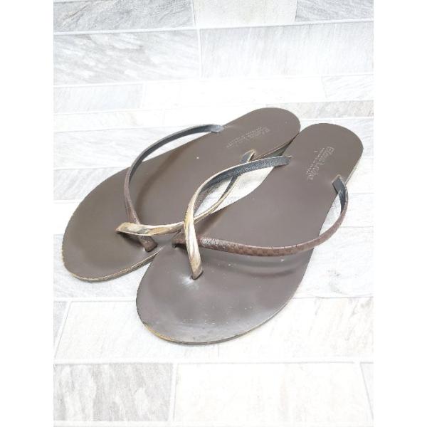 管理番号： 140611000135420240723ベースS8/七付属品： 無<br>つま先部分擦れあり。素材： レザー系/ラバーソール色： ブラウンサイズ： サイズ37梱包サイズ： 通常付属品： 無<br>つま先...