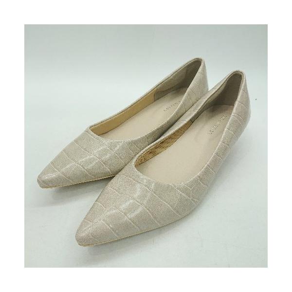 管理番号： 140618006612320240708ベースS/OM付属品： 無<br>底部分に汚れあり素材： レザー系/ラバー系ソール色： ベージュサイズ： サイズ38梱包サイズ： 通常付属品： 無<br>底部分に...