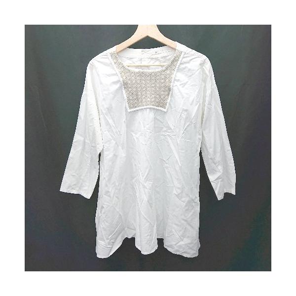 管理番号： 140702001961320240711ベースW/OM付属品： 替えボタン1個<br>首元、後ろ側に汚れあり素材： 画像参照色： ホワイトサイズ： サイズ表記なし梱包サイズ： 通常付属品： 替えボタン1個<b...