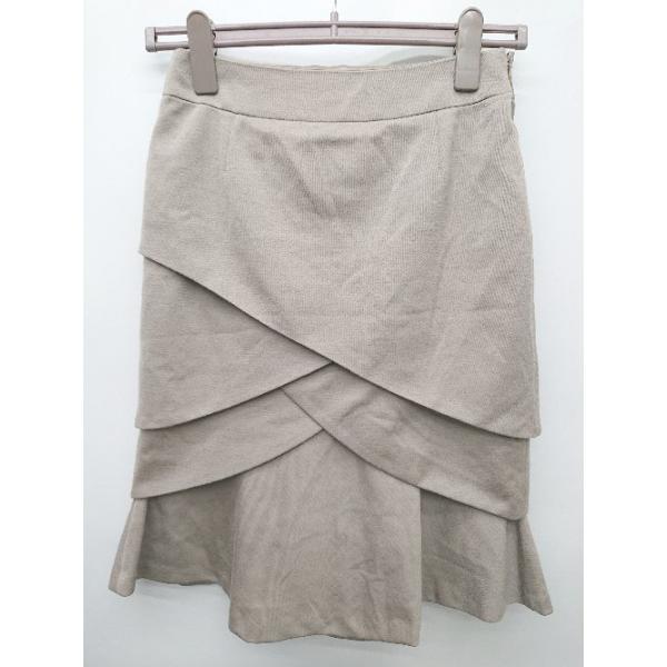 管理番号： 140710002518320241122ベースW110/辻付属品： 無<br>所々に毛玉あり。素材： 画像参照色： グレージュ系サイズ： サイズ36梱包サイズ： 通常付属品： 無<br>所々に毛玉あり。...