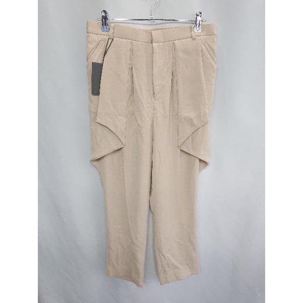 管理番号： 140718005934420240828ベースW/Y付属品： 新品タグ付属<br>裾部分小さいシミ汚れあり素材： 画像参照色： ベージュサイズ： サイズ表記なし梱包サイズ： 通常付属品： 新品タグ付属<br&...