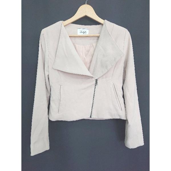 管理番号： 140726002726320240829ベースW116/辻付属品： 無<br>所々に汚れあり。素材： 画像参照色： ベージュサイズ： サイズ3梱包サイズ： 通常付属品： 無<br>所々に汚れあり。採寸サ...