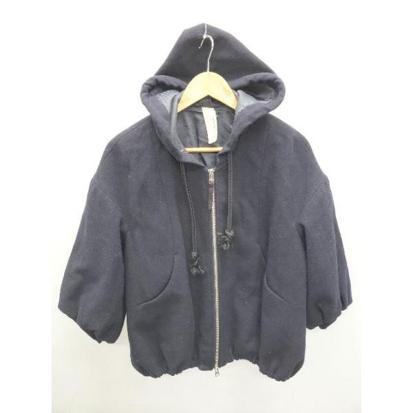 管理番号： 140726003963120240920ベースW189/増付属品： 無<br>使用に伴う毛羽立ちあり。<br>ブランドタグに前所有者が書いたと思われるペンの跡あり。素材： 画像参照色： ネイビーサイズ：...