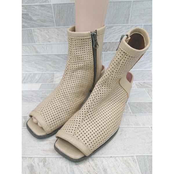 管理番号： 140820003033620240920ベースS98/辻付属品： 無<br>所々に汚、擦れ、傷れあり。<br>アウトソールに擦り減りあり。素材： レザー系/ラバーソール色： ベージュサイズ： サイズ37...