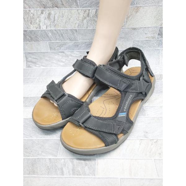 管理番号： 140909002344620240930ベースS51/小付属品： 無<br>踵部分に擦り減りあり。使用感あり。素材： 合成繊維系/ラバーソール色： ブラックサイズ： サイズ46梱包サイズ： 通常付属品： 無<...