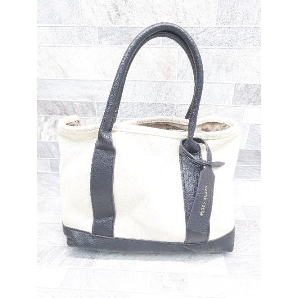 管理番号： 140909004298020241004ベースB30/七付属品： 無<br>マチの四隅に擦れや表面の剥がれあり。素材： キャンバス系色： アイボリーサイズ： 0梱包サイズ： 通常付属品： 無<br>マチ...