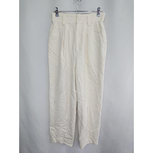 管理番号： 140910005364720241004ベースW/NY付属品： 無<br>裾部分にシミ汚れあり。素材： 画像参照色： アイボリーサイズ： サイズM梱包サイズ： 通常付属品： 無<br>裾部分にシミ汚れあ...