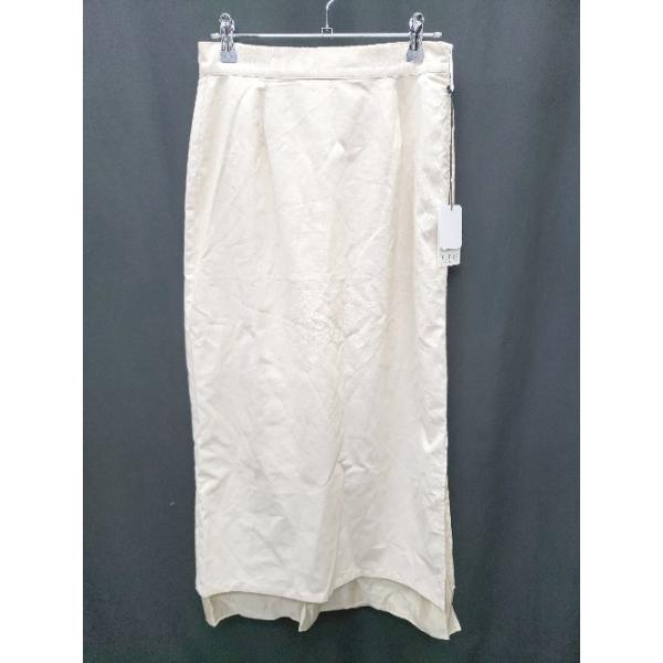 管理番号： 141016001780720241029ベースW149/辻付属品： 新品タグ素材： 画像参照色： アイボリーサイズ： サイズF梱包サイズ： 通常付属品： 新品タグ採寸サイズ： 通常