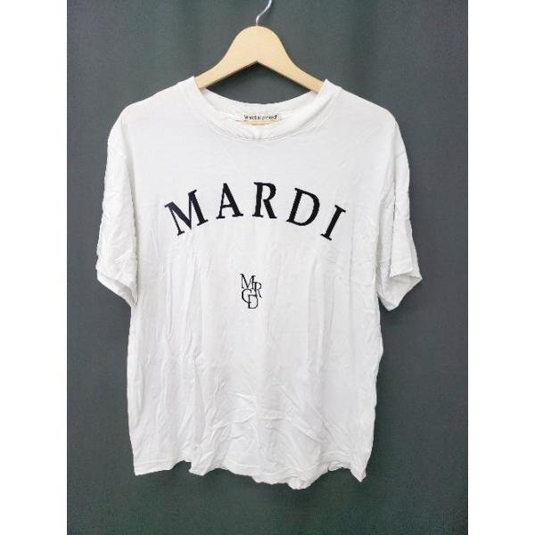 管理番号： 141023001309820250807ベースW6/梅付属品： 無<br>正面下部に小さな汚れあり。素材： 画像参照色： ホワイトサイズ： サイズS梱包サイズ： 通常付属品： 無<br>正面下部に小さな...