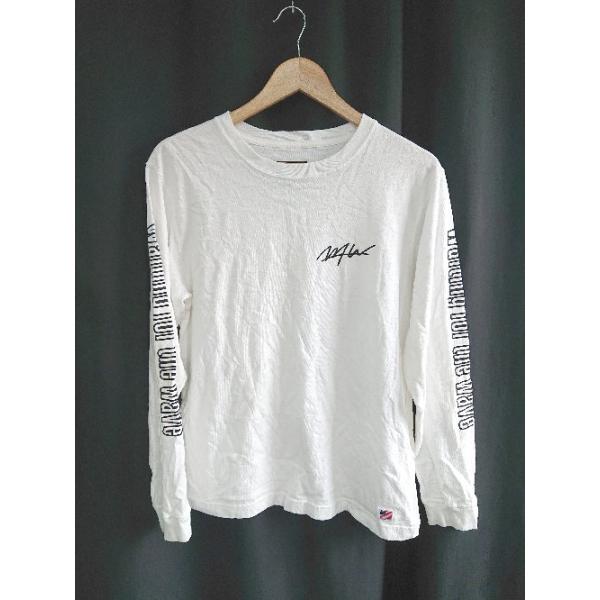 管理番号： 141107001804520250609ベースW2/増付属品： 無<br>使用感のある商品です。<br>袖口に薄い汚れあり。素材： 画像参照色： ホワイトサイズ： サイズL梱包サイズ： 通常付属品： 無...