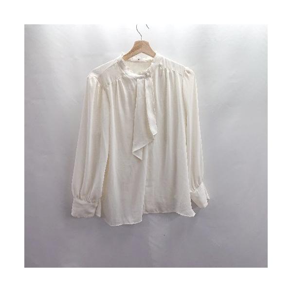 管理番号： 141209000925920250122ベースW/W付属品： 無<br>正面中央付近に赤い付着物あり。素材： 画像参照色： ホワイト系サイズ： サイズLL梱包サイズ： 通常付属品： 無<br>正面中央付...