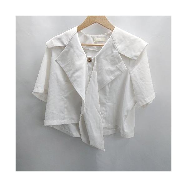 管理番号： 150203004432420250422ベースW/W付属品： 無<br>襟元に黄ばみあり。素材： 製品タグなし色： ホワイトサイズ： サイズS梱包サイズ： 通常付属品： 無<br>襟元に黄ばみあり。採寸...