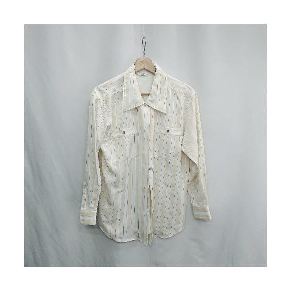 管理番号： 150206003830020250408ベースW/M付属品： ボタン1個素材： 画像参照色： ホワイト アイボリーサイズ： サイズ表記なし梱包サイズ： 通常付属品： ボタン1個採寸サイズ： 通常