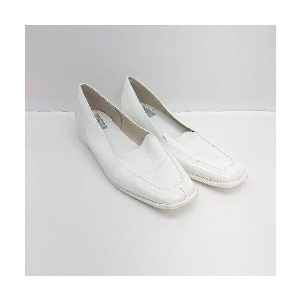 管理番号： 150218006033520250514ベースS/M付属品： 無<br>しわあり素材： エナメル系/ラバー系ソール色： ホワイトサイズ： サイズ24.5梱包サイズ： 通常付属品： 無<br>しわあり採寸...