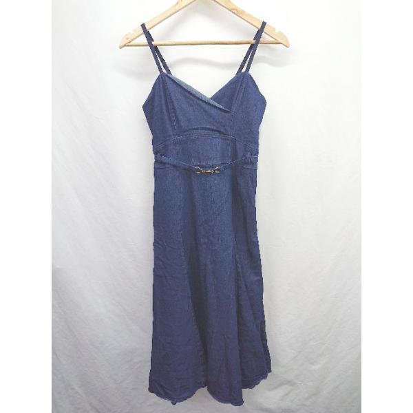 管理番号： 150304000135220250806ベースW15/梅付属品： ベルト<br>繊維の付着あり。素材： 画像参照色： ネイビーサイズ： サイズM梱包サイズ： 通常付属品： ベルト<br>繊維の付着あり。...