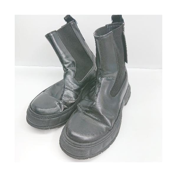 管理番号： 150331001542320250616ベースS/H付属品： 無<br>全体的に傷や汚れあり素材： レザー系/ラバー系ソール色： ブラック系サイズ： サイズ40梱包サイズ： 大付属品： 無<br>全体的...