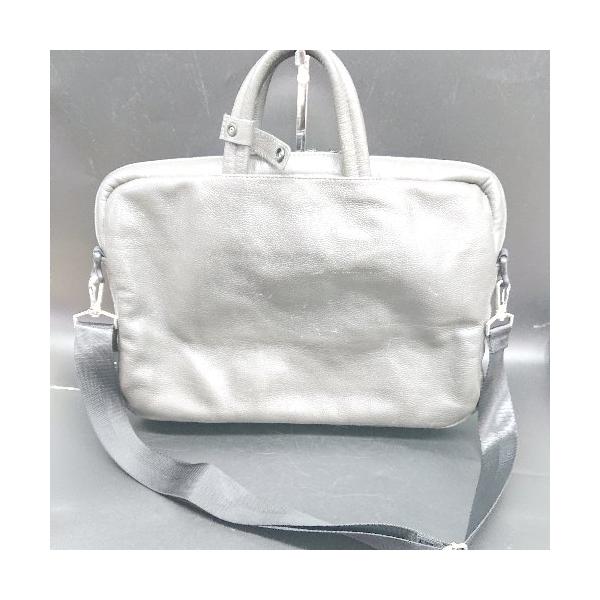 管理番号： 150424002126320250520ベースB/F付属品： ショルダー付属　表面に傷み　汚れ付着　持ち手剥がれ素材： レザー色： オリーブ系サイズ： 0梱包サイズ： 通常付属品： ショルダー付属　表面に傷み　汚れ付着　持ち手...