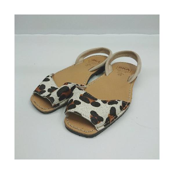 管理番号： 150613001288720250724ベースS/H付属品： 無<br>使用に伴う汚れあり。アウトソールにすり減りあり。素材： レザー系/ラバー系ソール色： ホワイト ブラウンサイズ： サイズ37梱包サイズ： 通常...