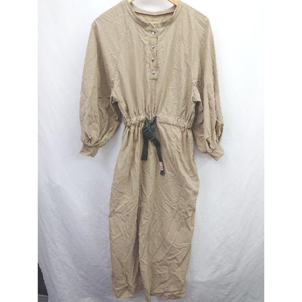 管理番号： 150618000634820250807ベースW18/梅付属品： 無素材： 画像参照色： ベージュサイズ： サイズM梱包サイズ： 通常付属品： 無採寸サイズ： 通常