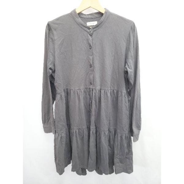 管理番号： 150701001656820250808ベースW26/辻付属品： 無<br>使用に伴う色褪せ感あり。<br>背面上部に汚れあり。素材： 画像参照色： チャコールグレー系サイズ： サイズM梱包サイズ： 通...