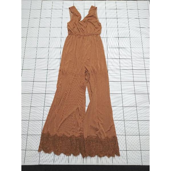 管理番号： 150820002003720250919ベースW/K付属品： <br>採寸は1cm各の格子背景で行っております。左足太もも付近にシミあり。素材： 画像参照色： キャメル系サイズ： サイズフリー梱包サイズ： 通常付属...