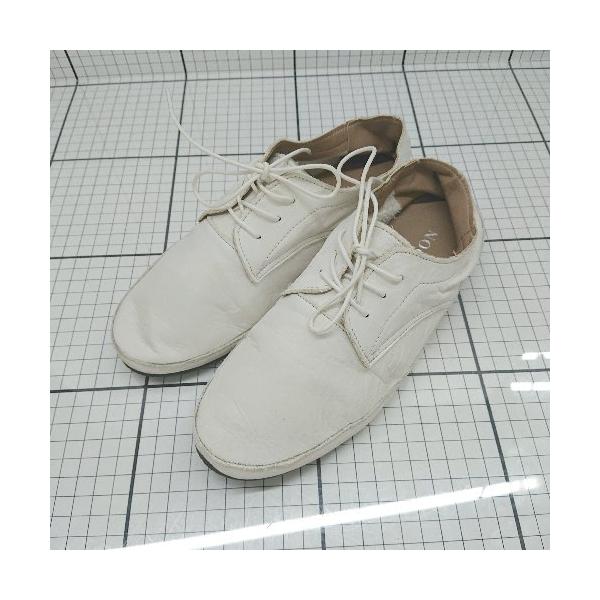 管理番号： 150825001649320250912ベースS/K付属品： <br>採寸は1cm各の格子背景で行っております。全体的に薄汚れあり。素材： レザー系/ラバー系ソール色： ホワイト系サイズ： サイズ22.5梱包サイズ...