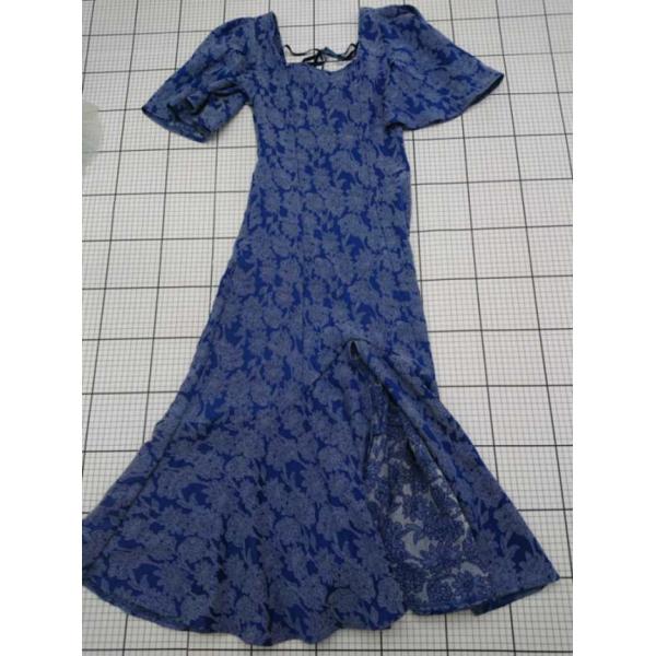 管理番号： 150825004547920251105ベースW/鈴付属品： 無<br>採寸は1cm各の格子背景で行っております。素材： 画像参照色： High Leng Fan 花柄フレアスリーブワンピース ブルー系 Sサイズサ...