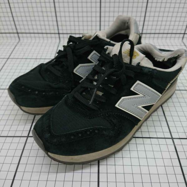 管理番号： 150826004090720251030ベースS/F付属品： 無<br>採寸は1cm各の格子背景で行っております<br>内側くるぶし部分破れあり素材： 布系/ラバー系ソール色： ブラック系サイズ： サイ...