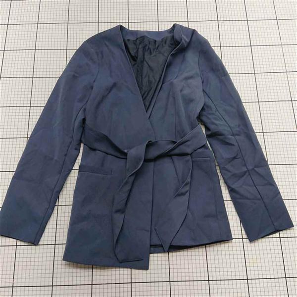 管理番号： 150826004118820260320ベースW/鈴付属品： 無<br>採寸はAIが1cm各の格子背景で行っております。素材： 画像参照色： 【ユアーズ urs】BZYN1156 ベルト付きジャケット ネイビー系 ...