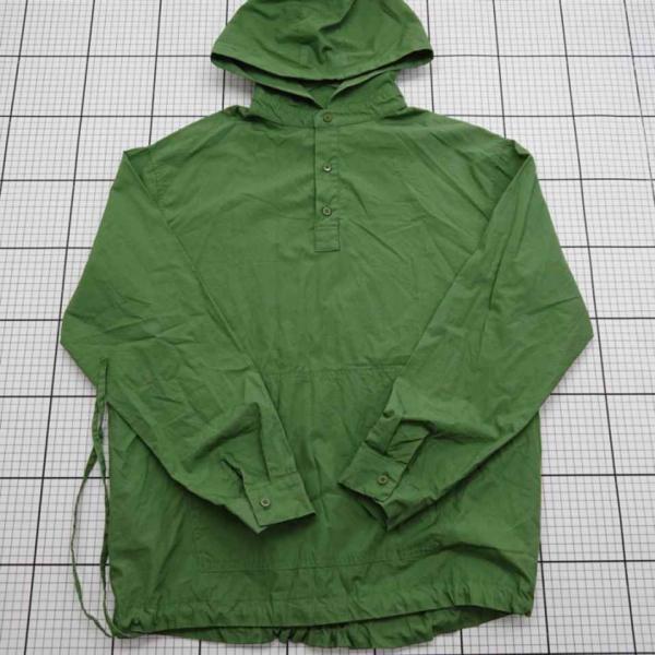管理番号： 150910001798120251030ベースW/K付属品： 無<br>採寸は1cm各の格子背景で行っております。素材： 画像参照色： tree cafe フード付きプルオーバー コットン100% グリーン系 Mサ...