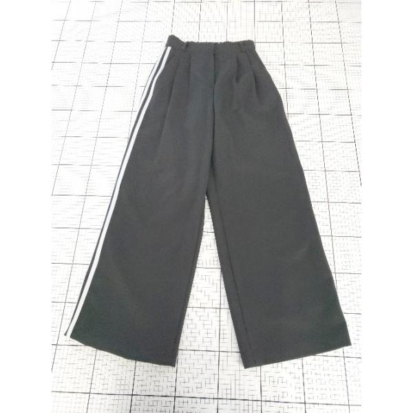 管理番号： 150910007114320250930ベースW/梅付属品： 無<br>ホックの金具がとれている。素材： 画像参照色： ブラック系サイズ： サイズF梱包サイズ： 通常付属品： 無<br>ホックの金具がと...