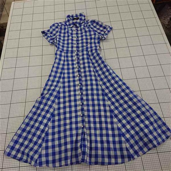 管理番号： 150918001009420251020ベースW/石付属品： ウエストリボン<br>採寸は1cm格の格子背景で行っております。素材： 画像参照色： ホワイト ブルー系サイズ： サイズM梱包サイズ： 通常付属品： ウ...