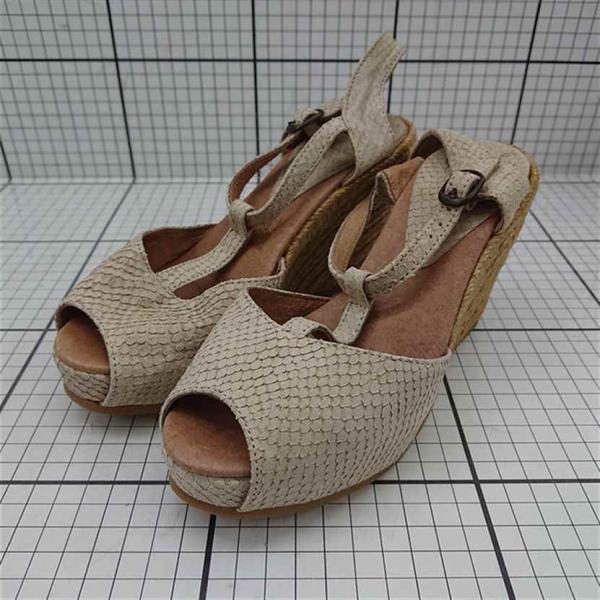 管理番号： 150919000461820251105ベースS/鈴付属品： 無<br>採寸はAIが1cm各の格子背景で行っております。素材： /ソール色： 【エスパドリーユ Espadrille】ウェッジソール サンダル ベージ...