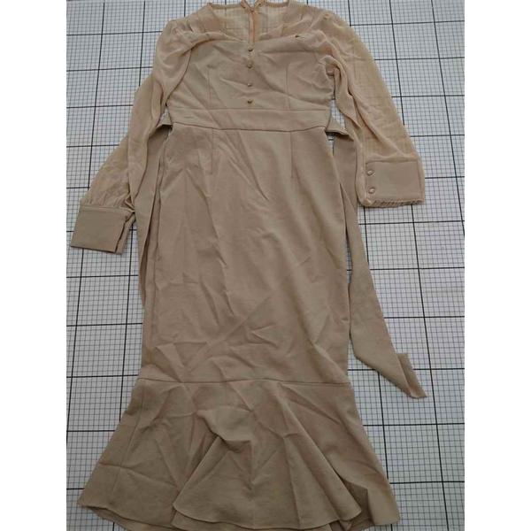 管理番号： 150919003882820251118ベースW/K付属品： 無<br>採寸は1cm各の格子背景で行っております。素材： 画像参照色： 【ディーホリック DHOLIC】ベージュ系シアースリーブマーメイドワンピース ...