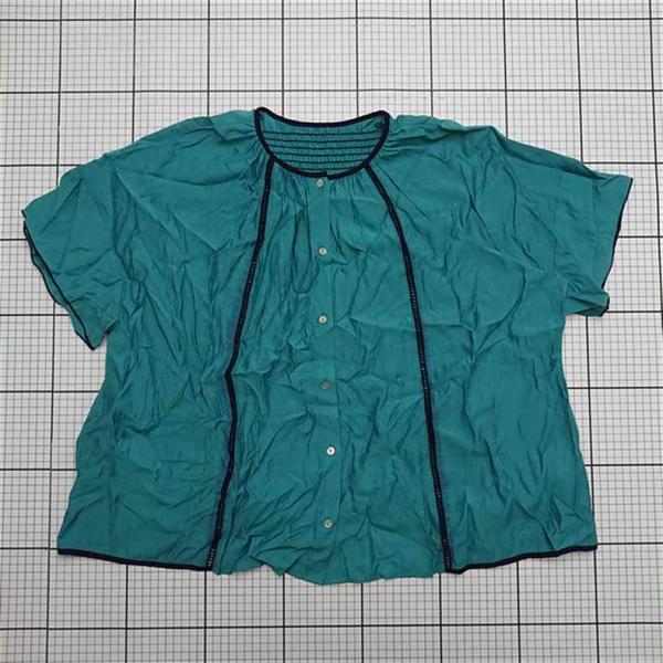 管理番号： 150919004495920251208ベースW/F付属品： 無<br>採寸は1cm各の格子背景で行っております。<br>サイズ表記なし素材： 画像参照色： 【トワミー Towamy】レース刺繍入り半袖...