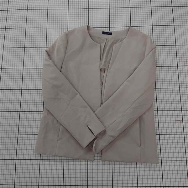 管理番号： 150930000061520251118ベースW/石付属品： 無<br>採寸は1cm格の格子背景で行っております。素材： 画像参照色： グレージュ系サイズ： サイズXL梱包サイズ： 通常付属品： 無<br&g...