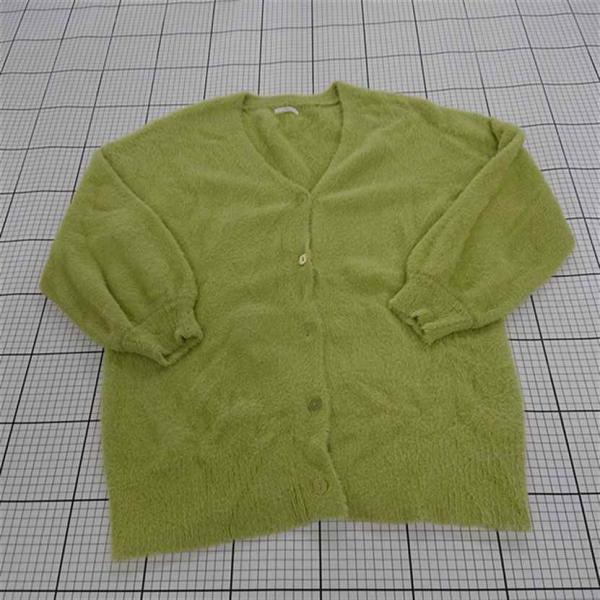 管理番号： 150930001511420260320ベースW/増付属品： 無<br>採寸はAIが1cm各の格子背景で行っております。素材： 画像参照色： 【アーバンリサーチ ITEMS】IT37-22B013 シャギーニットカ...