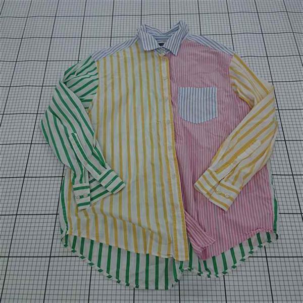 管理番号： 151007000031620260320ベースW/増付属品： 無<br>採寸はAIが1cm各の格子背景で行っております。素材： 画像参照色： 【ギャップ GAP】The BIG Shirt XS マルチストライプ ...