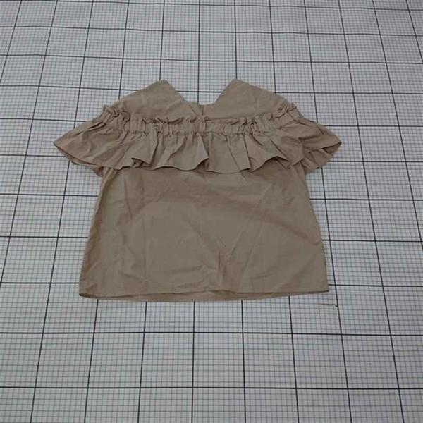 管理番号： 151024000369720251119ベースW/小付属品： 無<br>採寸はAIが1cm各の格子背景で行っております。素材： 画像参照色： レイ ビームス Ray BEAMS RBS フリルブラウス ベージュ系 ...