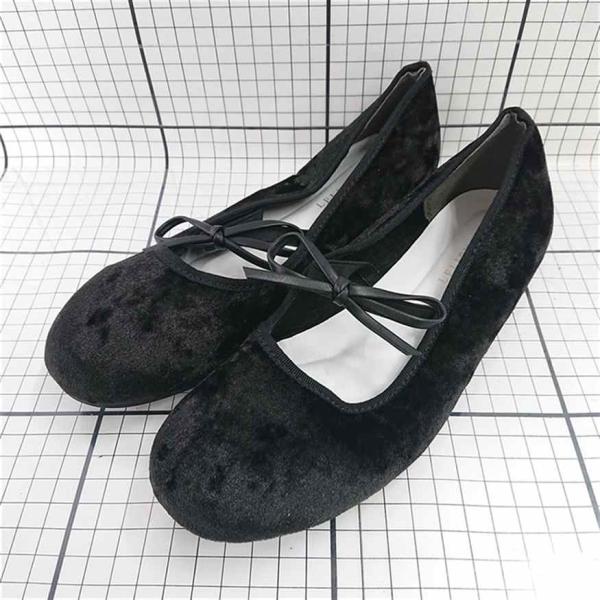 管理番号： 151029000150620251202ベースS/小付属品： 無<br>採寸はAIが1cm各の格子背景で行っております。素材： /ソール色： レリアンプラス Lelien Plus ベロアバレエシューズ ブラック系...