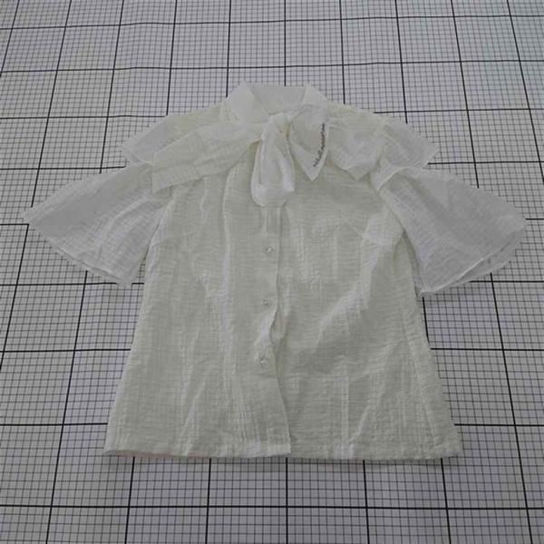 管理番号： 151029000619820251203ベースW/知付属品： 無<br>採寸はAIが1cm各の格子背景で行っております。素材： 画像参照色： ミシェルマカロン michell Macaron リボンタイ半袖ブラウス...