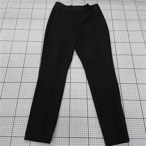管理番号： 151029001161120251203ベースW/増付属品： 無<br>採寸はAIが1cm各の格子背景で行っております。素材： 画像参照色： ザラ ZARA BASIC COLLECTION テーパードパンツ ブラ...