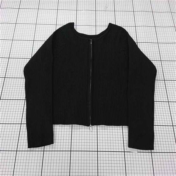 管理番号： 151029001350920251203ベースW/知付属品： 新品タグ<br>採寸はAIが1cm各の格子背景で行っております。素材： 画像参照色： アプ・レトロ ap retro AP24122 リブジップカーディ...