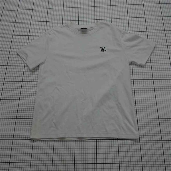 管理番号： 151029001647020260307ベースW/小付属品： 無<br>採寸はAIが1cm各の格子背景で行っております。素材： 画像参照色： ウアロング WOOALONG WD10HT115 ロゴ刺繍Tシャツ ホワ...