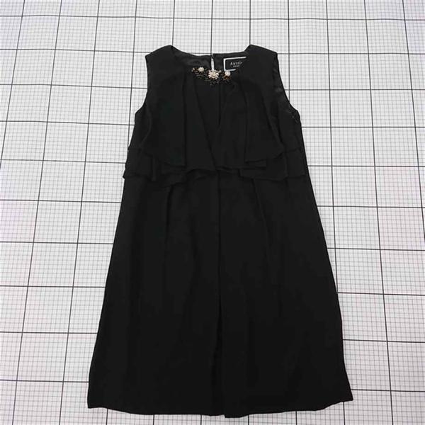 管理番号： 151106002546320260307ベースW/小付属品： 無<br>採寸はAIが1cm各の格子背景で行っております。素材： 画像参照色： オートリス Autrice SOIGNER ビジュー付きブラックワンピー...