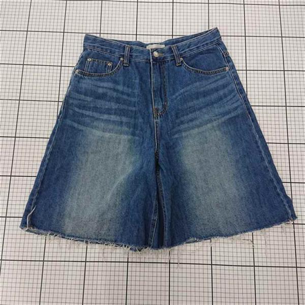 管理番号： 151106002571520260307ベースW/増付属品： 無<br>採寸はAIが1cm各の格子背景で行っております。素材： 画像参照色： アンレス UNLESS デニムハーフパンツ DN2407016 レディー...